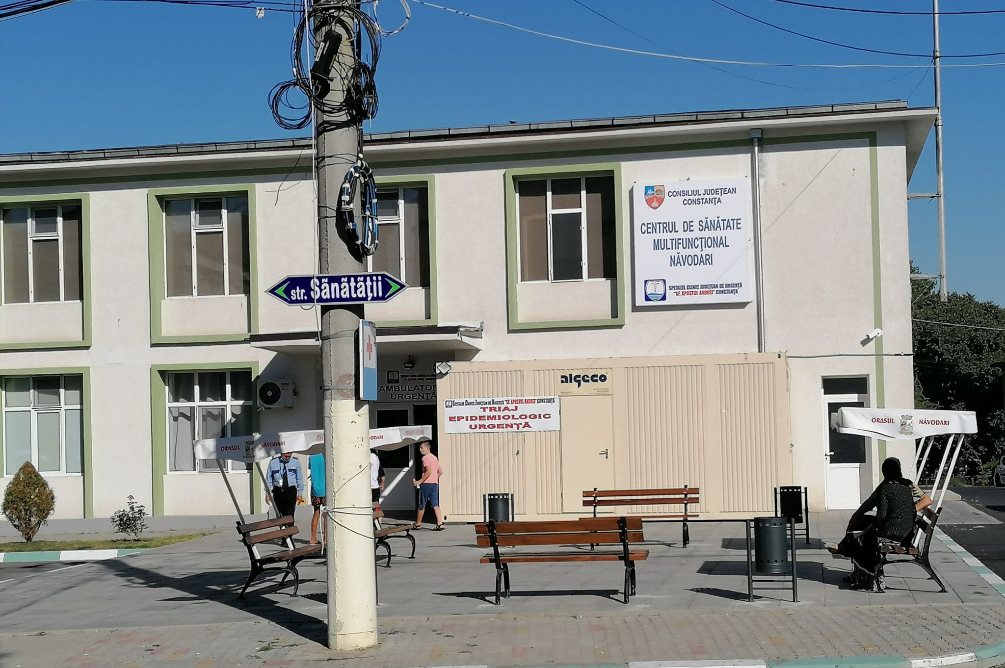 Zonă de Triaj Epidemiologic, amenajată la intrarea în Spitalul din ...