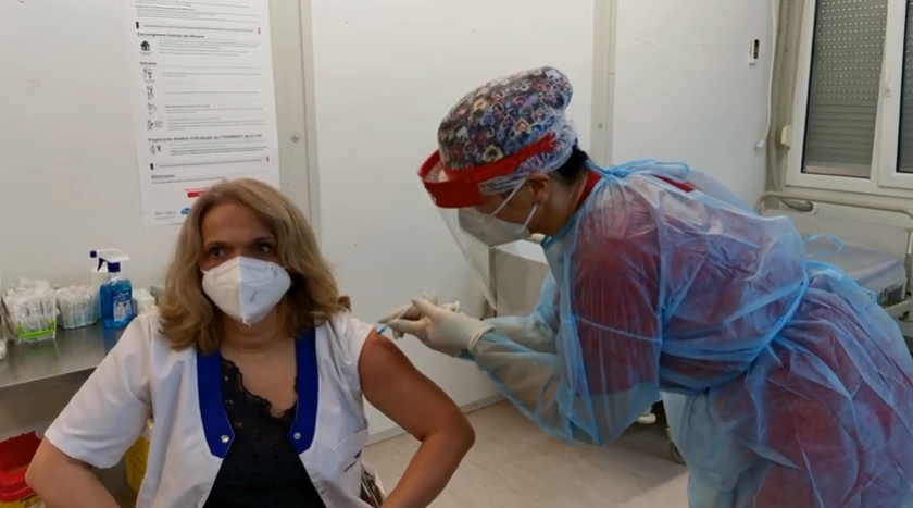 Medicul şef UPU, dr. Rodica Tudoran, vaccinat împotriva COVID-19 ...